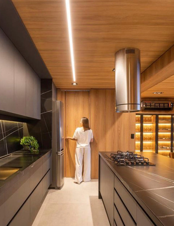 TABLON PVC SHINY CEDAR 25*300cm